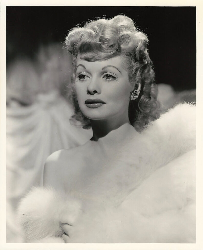 LUCILLE BALL (1942) Glamour portrait - WalterFilm