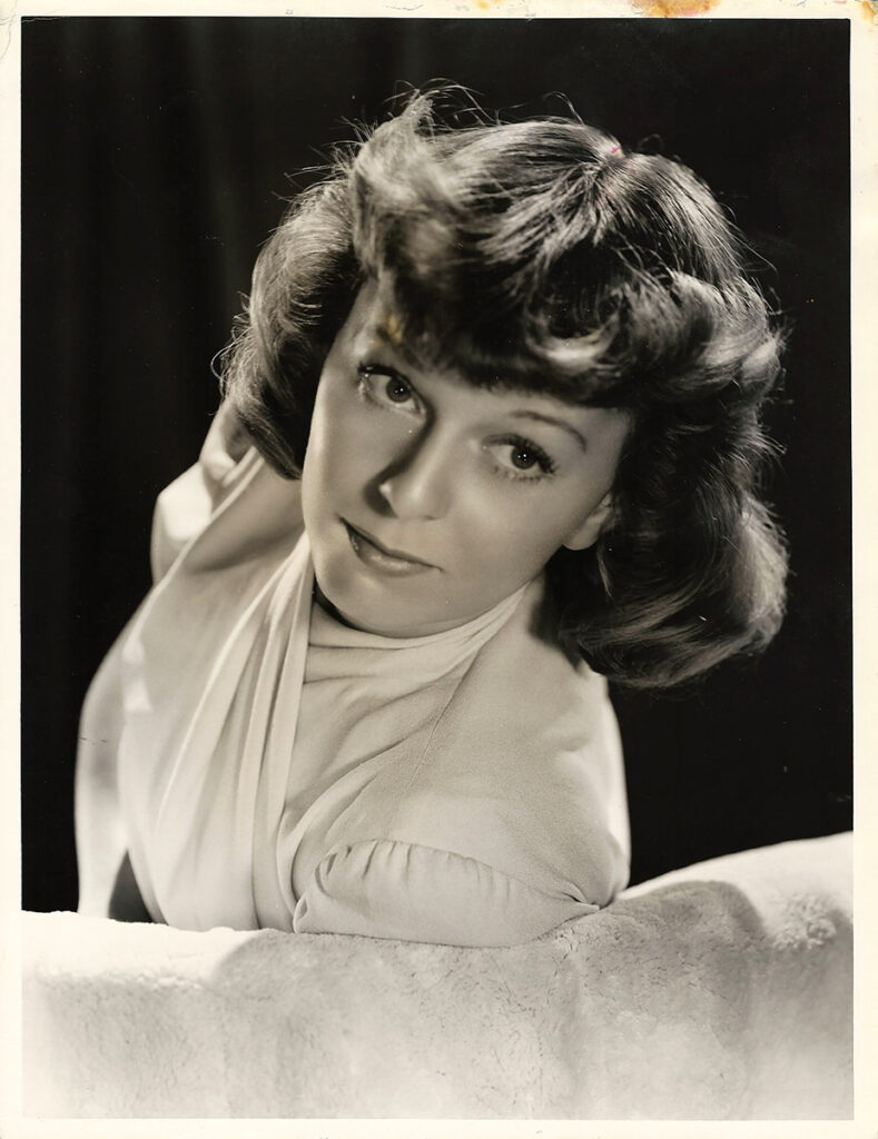 MARGARET SULLAVAN | CRY 'HAVOC' (1943) Oversized photo - WalterFilm